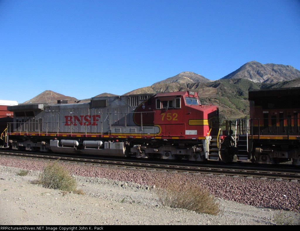 BNSF 752